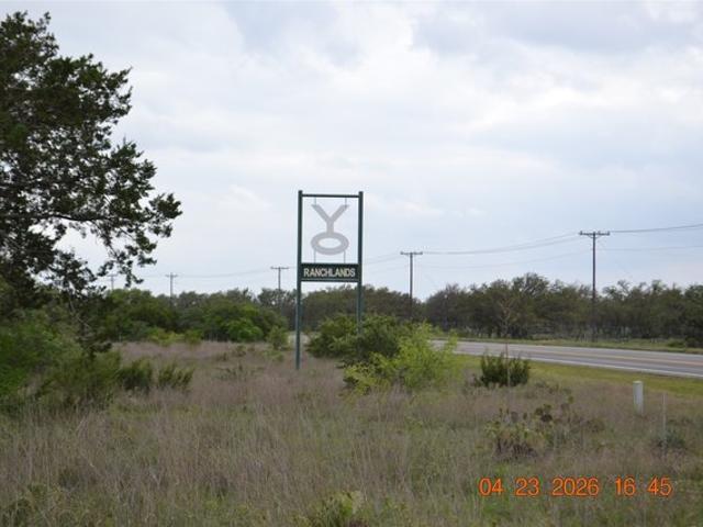 211 Ringtail Rd, Junction, TX 76849