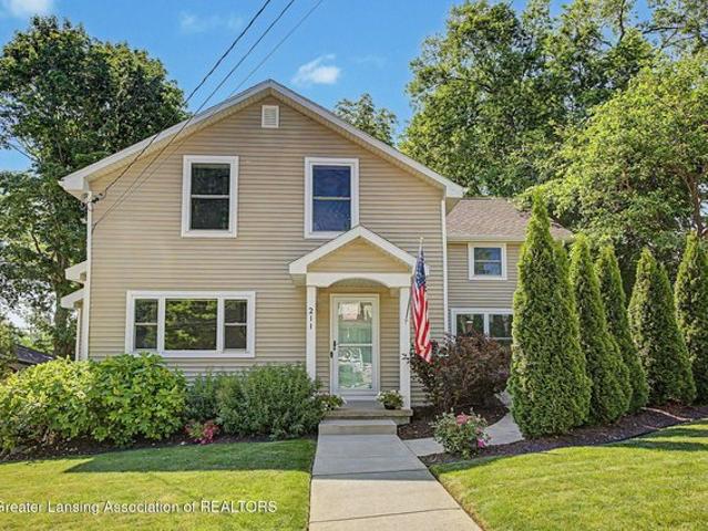 211 Russell St, Grand Ledge, MI 48837
