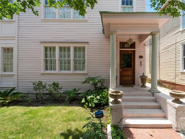 211 W 40th Street B