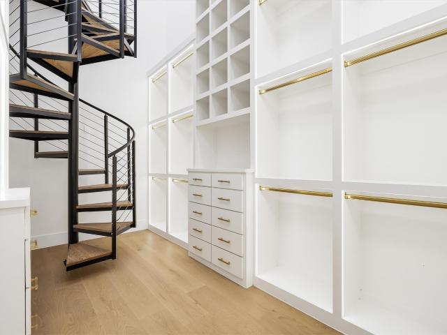 211 W 34th Street