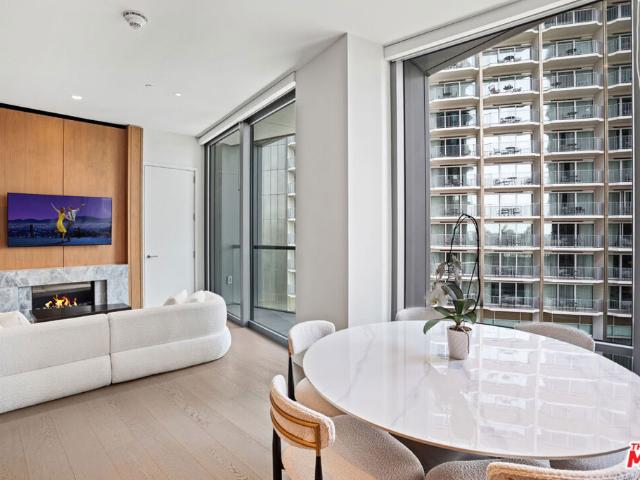211 W Elm Court 3C