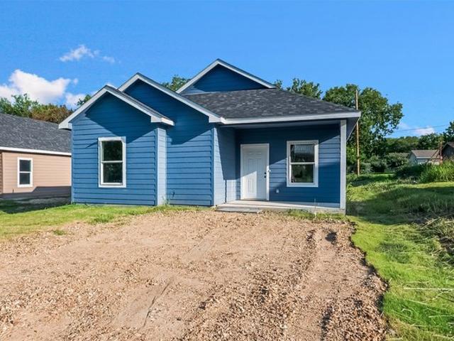211 W Elm St, Whitewright, TX 75491