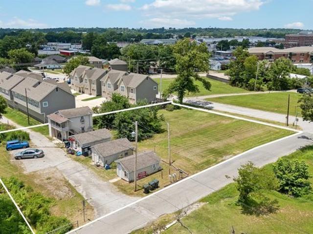 211 W Jordan St, Claremore, OK 74017