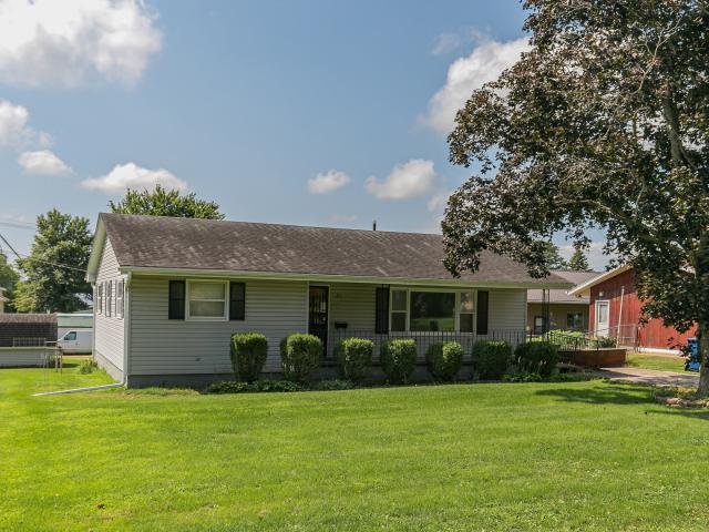 211 W Lincolnway