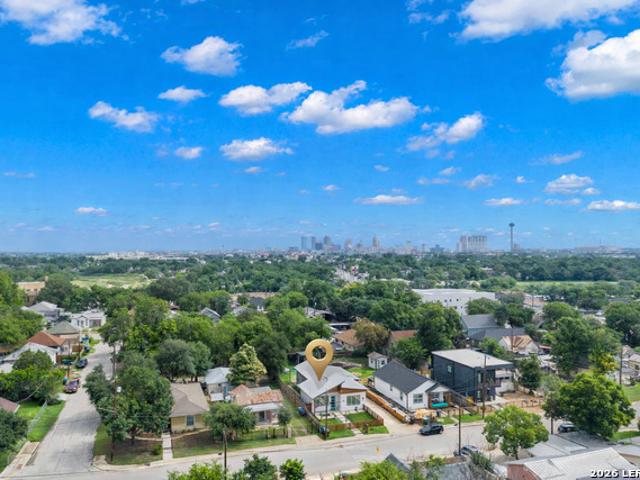 211 W Lubbock St