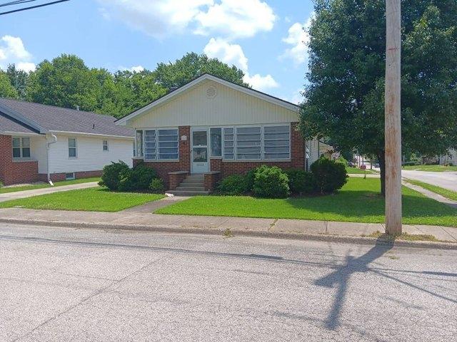 211 W Plum St, Robinson, IL 62454