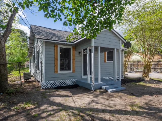 211 W South St, Alvin, TX 77511 | MLS #53663 | Compass