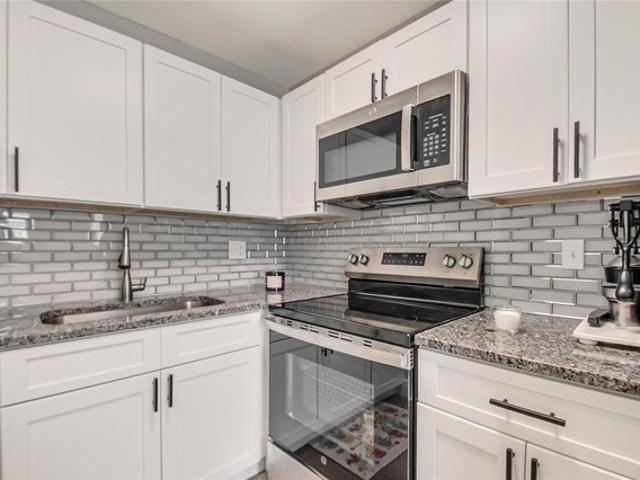 211 Woodmere Blvd, Sanford, FL 32773