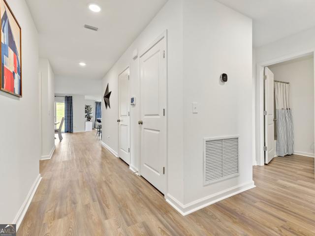 211 Woodlake Landing