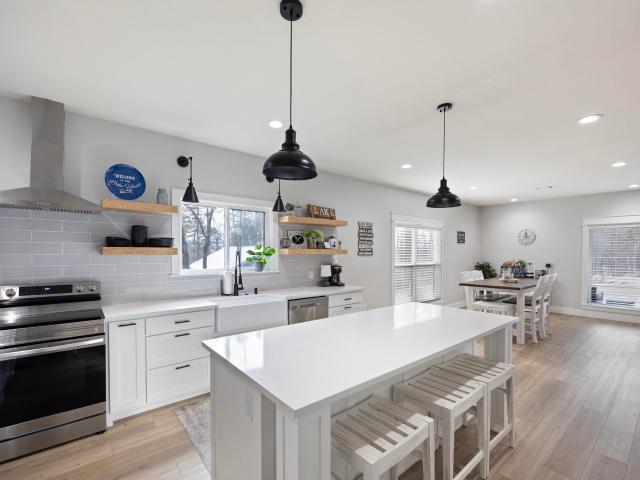 211 Woodland Shores Circle