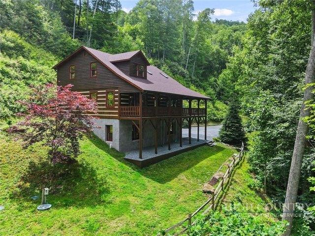 211 Wades Ln, Vilas, NC 28692