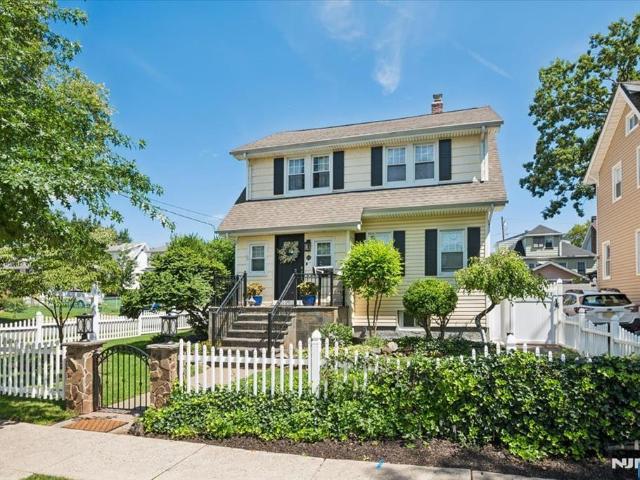 211 Walnut Avenue