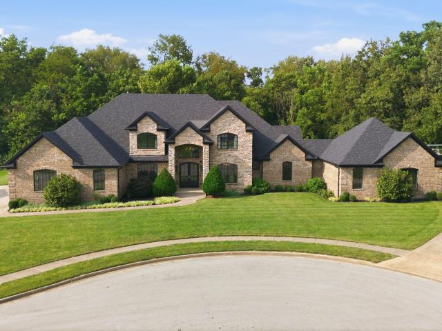 211 Wedgewood Circle