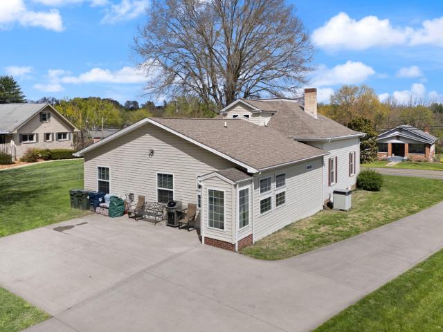 211 Whitley Street