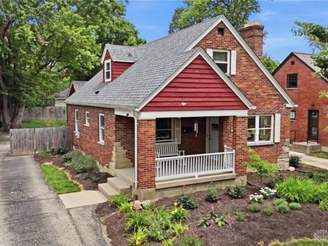 211 Wiltshire Blvd, Oakwood, OH 45419