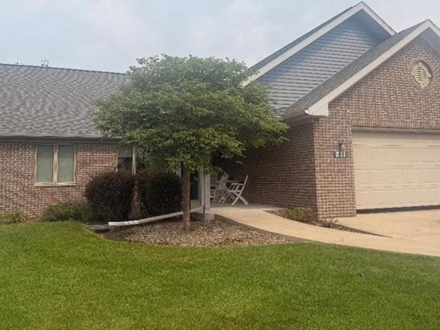 211 Windmill Ln, Walworth, WI 53184
