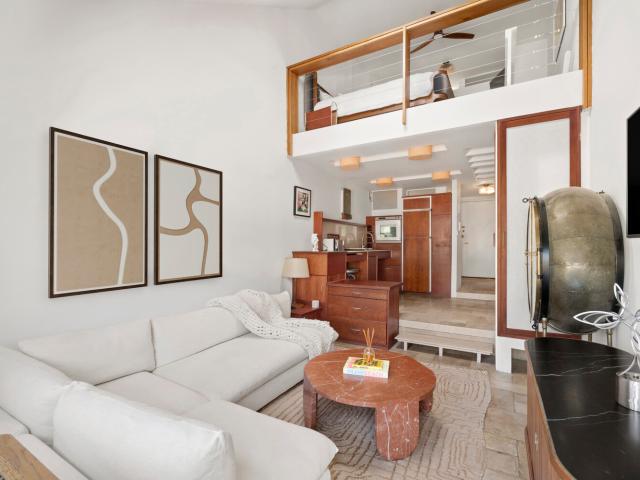 211 Thompson Street, New York, NY