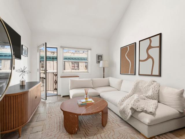 211 thompson street phh