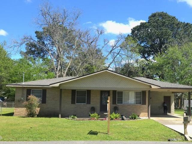 211 Yvonne St, Broussard, LA 70518