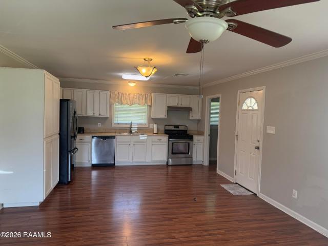 211 Yvonne St, Broussard, LA 70518 | MLS #RA2600002 | Compass