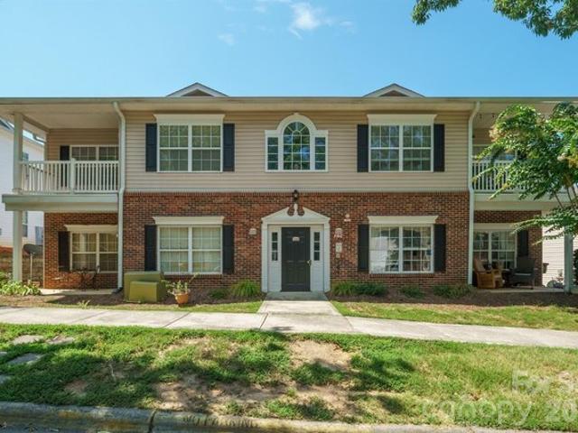 21246 Hickory St, Cornelius, NC 28031