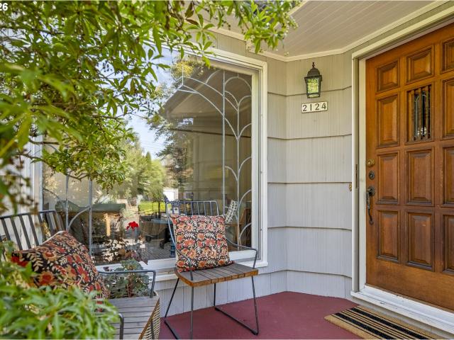 2124 NE 60TH AVE
