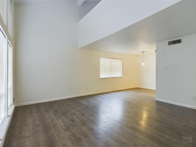 2124 Burton Dr # 140