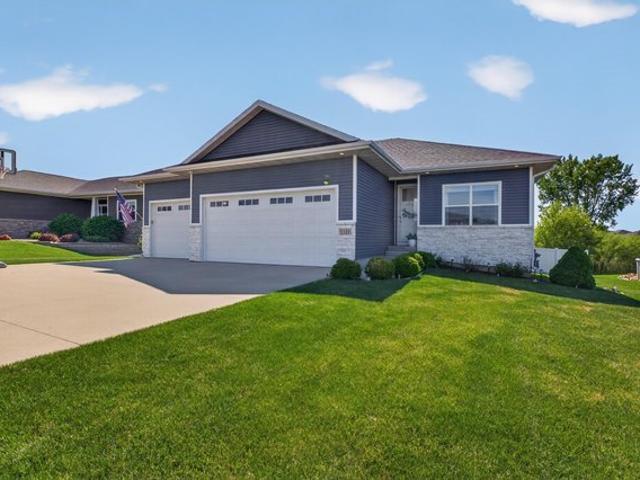 2124 Donald Dr, Cedar Falls, IA 50613