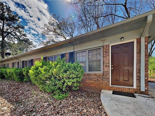 2124 Golfview Dr SE, Conyers, GA 30013