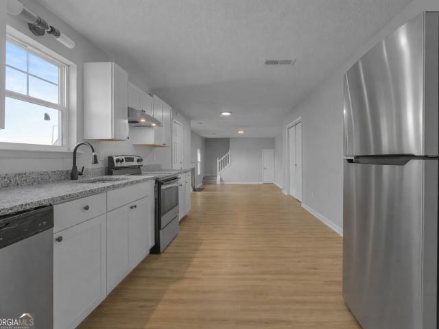 2124 Hairston Creek Parkway