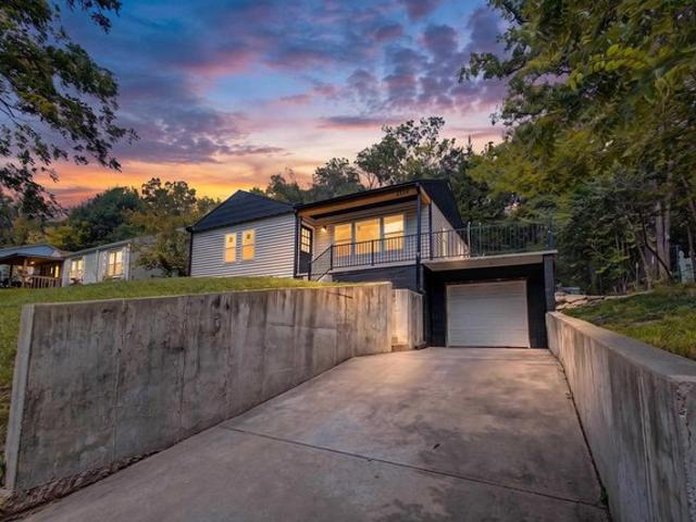 2124 Walnut Dr, Manhattan, KS 66502