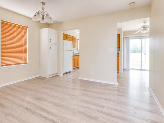 21258 W Cascade Court