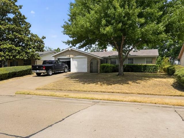 2125 Meadow Gln, Irving, TX 75060