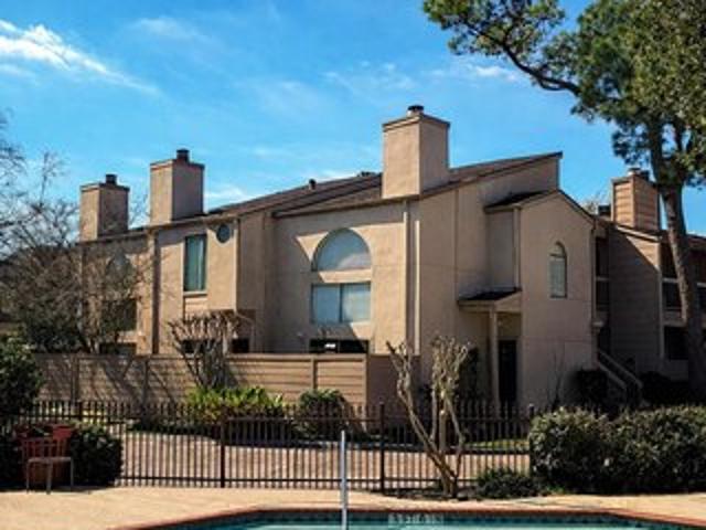 2125 Augusta Dr Apt 74, Houston, TX 77057