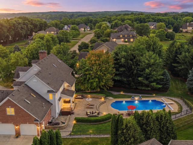 2125 Carriage Hills Dr
