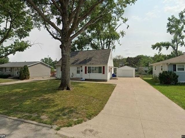 2125 Richard Dr NE, Cedar Rapids, IA 52402