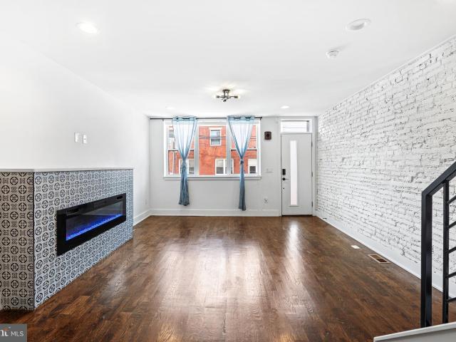 2125 S 9th St, Philadelphia, PA 19148 | MLS #PAPH2584 | Compass