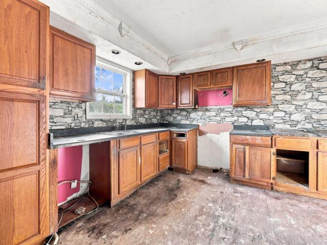 2125 Twin Creek Road