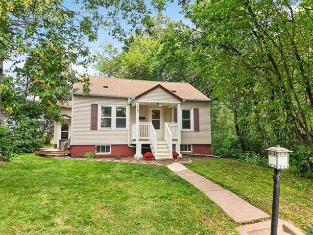 2125 W 10th St, Duluth, MN 55806