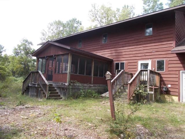 2125 W Sanilac