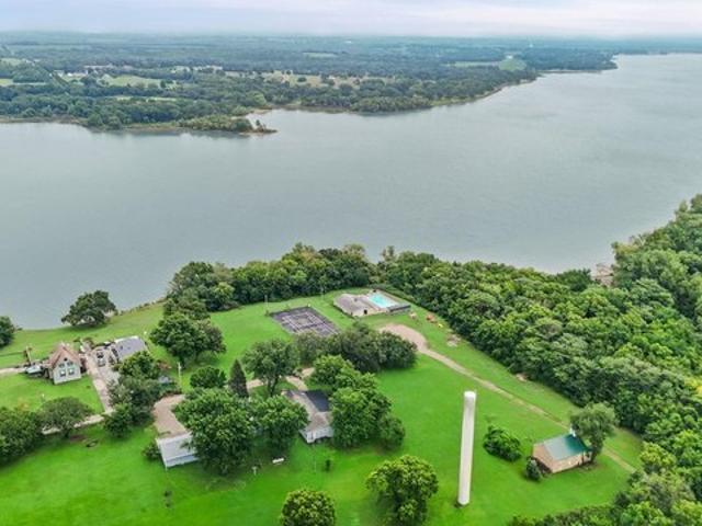 21261 N Sail A Way Dr, Overbrook, KS 66524