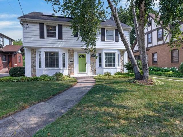2126 Oaklawn Ave, Rockford, IL 61107