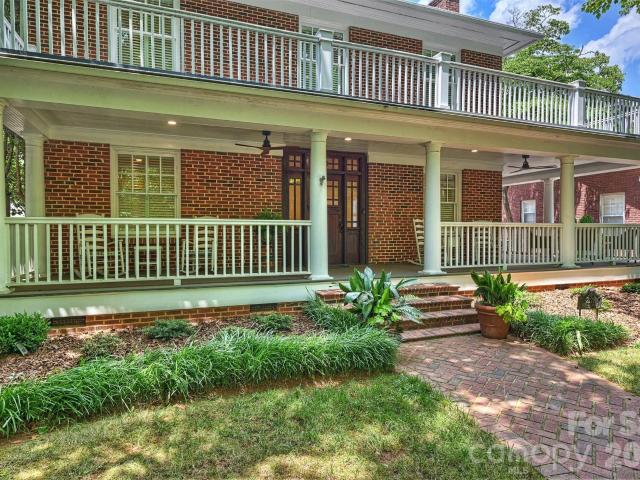 2126 Dilworth Road E