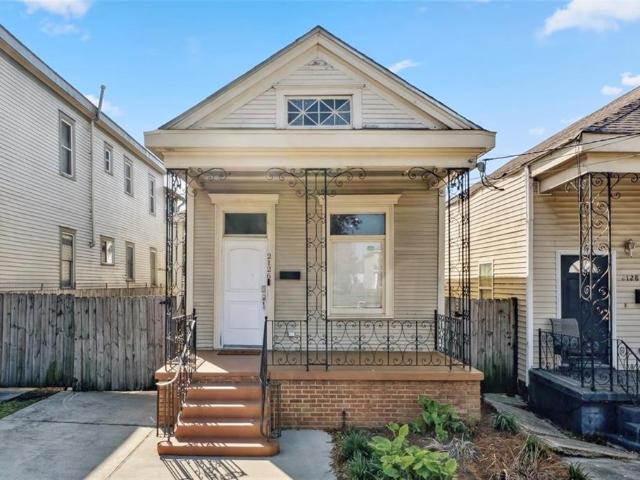 2126 Franklin Avenue