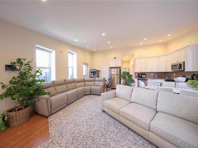 2126 Gerritsen Avenue, Unit 301 | Compass
