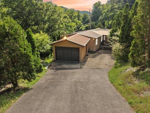 2126 KY Highway 451, Hazard, KY 41701
