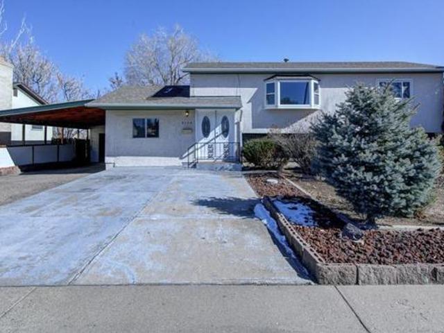2126 Lynwood Ln, Pueblo, CO 81005