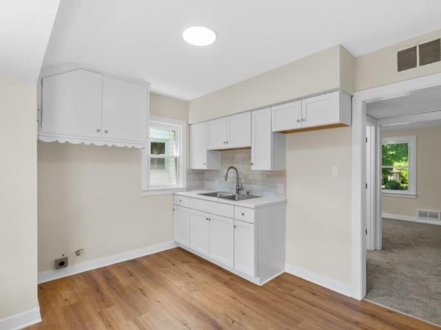 2126 S 80th St, Unit 2128