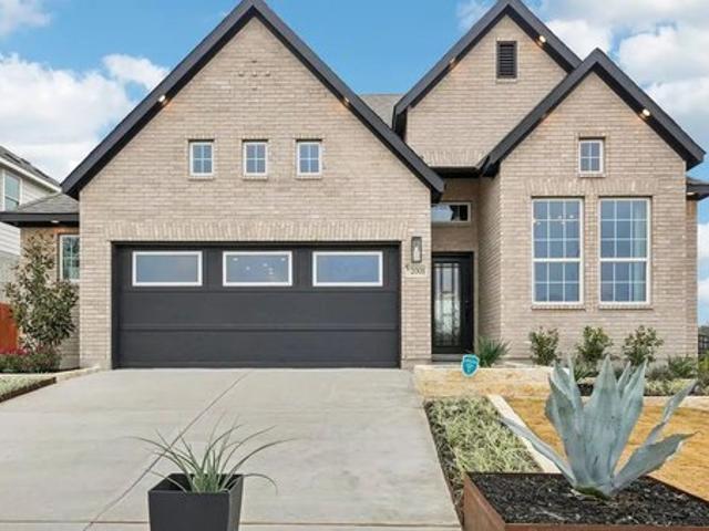 2126 Shepards St, Seguin, TX 78155