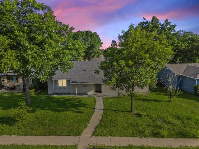 2126 Travis Dr, Carrollton, TX 75006 | MLS #21297